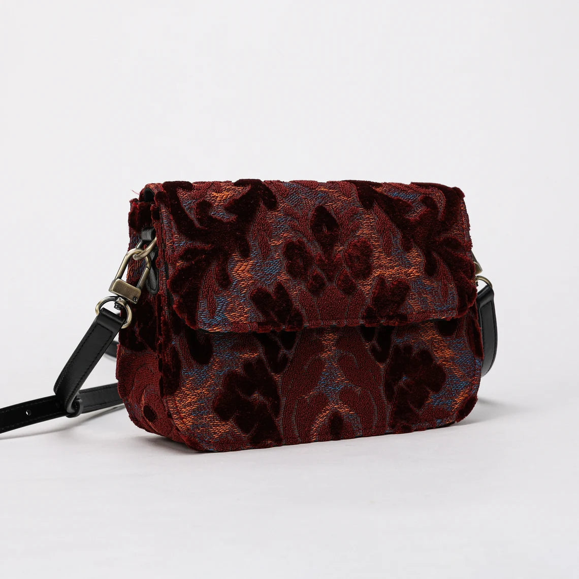 Crossbody – MCW CARPETBAGS